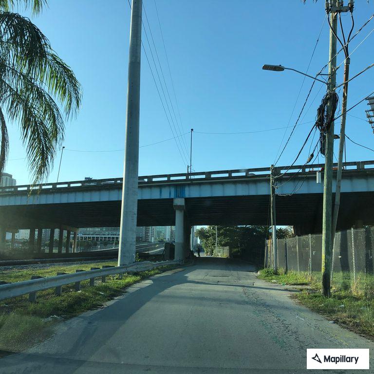 Highway crash involving motorcycles on I‑95, Miami FL | CrimeRadar