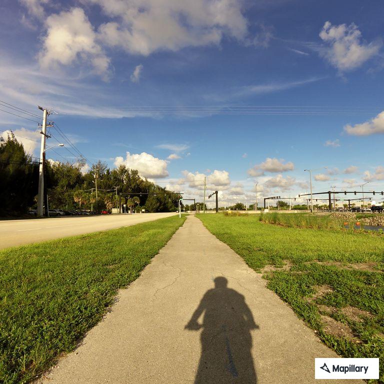 Two vehicles block right lane under Orange Dr overpass, Davie FL ...