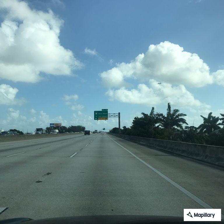 Vehicles drive wrong way causing traffic hazard in Fort Lauderdale ...