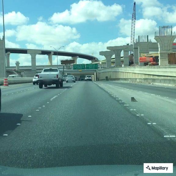 Motor vehicle fire near us highway 281 north, San Antonio TX | CrimeRadar