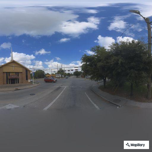 Eighteen-wheeler strikes overhead line on Waco St, Houston TX | CrimeRadar