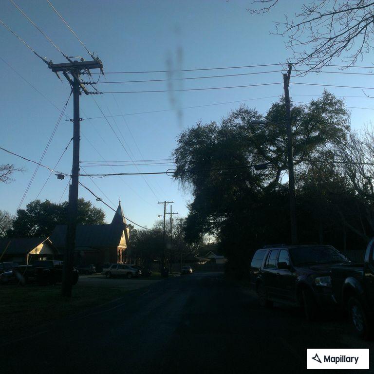 Vehicle hits utility pole with no injuries reported, Elgin TX | CrimeRadar