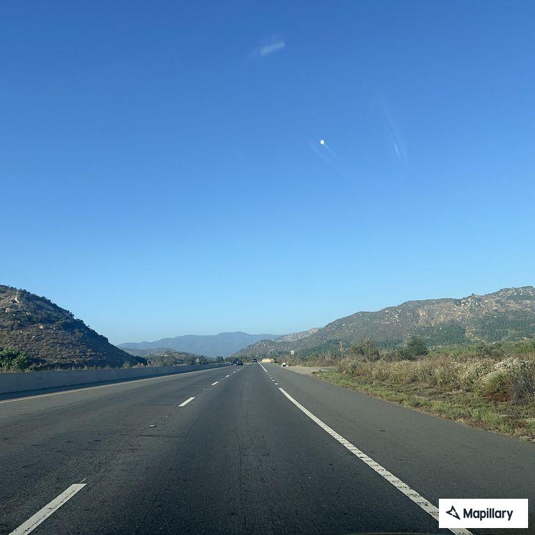 Shrubs blocking eastbound lane on Highway 76, Fallbrook CA | CrimeRadar