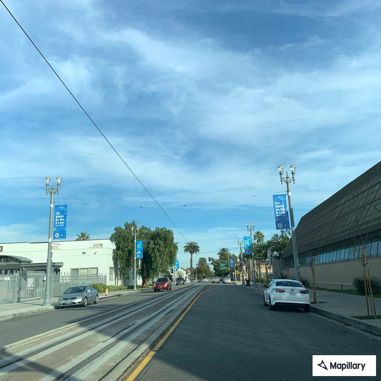 Traffic signal issue causing slow trains at locust and 8th, Long Beach ...