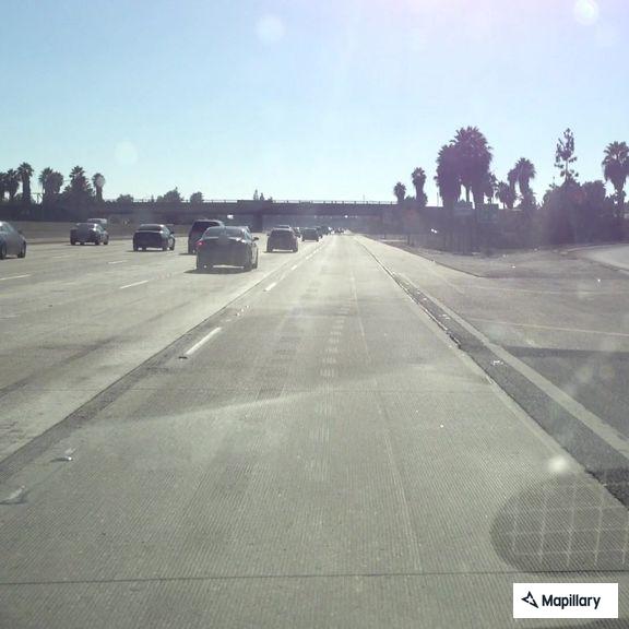 Erratic semi-truck reported on Highway 91, Orange County CA | CrimeRadar