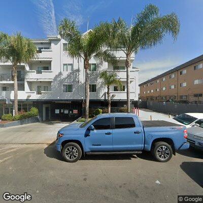 Suspect attempts break-in at apartment building, Los Angeles CA ...