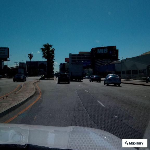 Man threatens assault with razor blade at transit station, Los Angeles ...