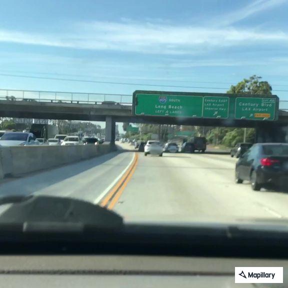 Multi-vehicle crash blocks lanes on I-405, Inglewood CA | CrimeRadar