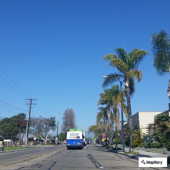 Police check on man obstructing traffic near church, Oxnard CA | CrimeRadar