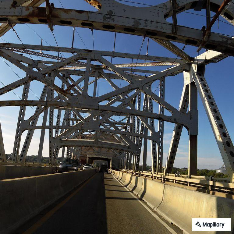 Vehicle blocking northbound lane on O'Neal Bridge, Florence AL | CrimeRadar