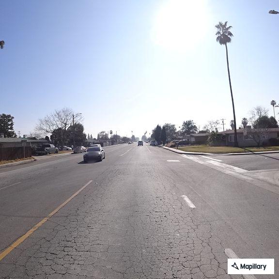 Residence door ajar with no response inside, Bakersfield CA | CrimeRadar