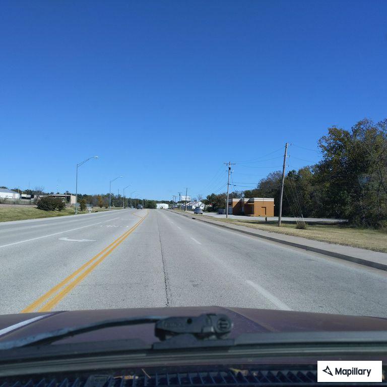Railroad crossing arms stuck down blocking Dewey and Hopton, Sapulpa OK ...