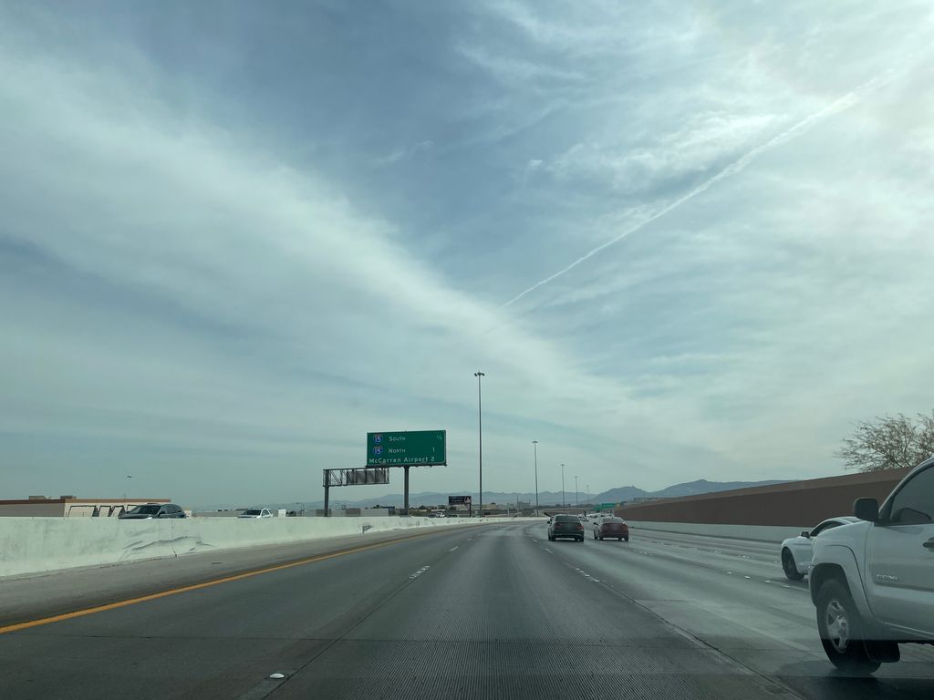 Vehicle throws bottle at patrol car on Beltway, Las Vegas NV | CrimeRadar