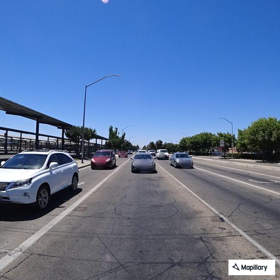 Fire reported near Kings Canyon and Peach, Fresno CA | CrimeRadar