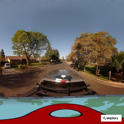 Silver Lexus blocks road after crash on W Keats Ave, Fresno CA | CrimeRadar