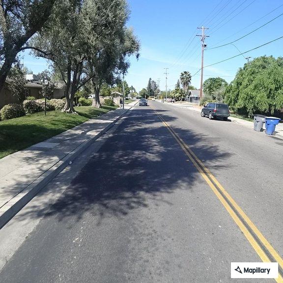Debris blocks lane on eastbound Highway 168, Fresno County CA | CrimeRadar