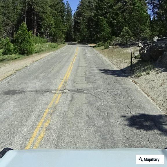 Vehicle tailgating reported eastbound on dinkey creek road, Fresno ...