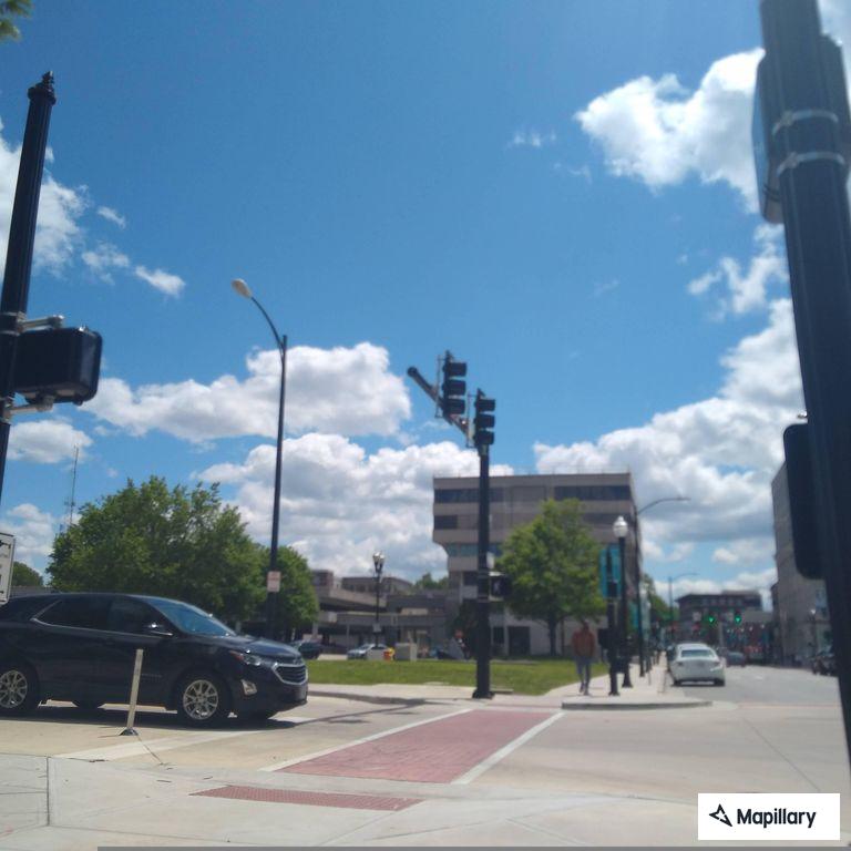 Female causing disturbance at lobby with loud music, Springfield MO ...