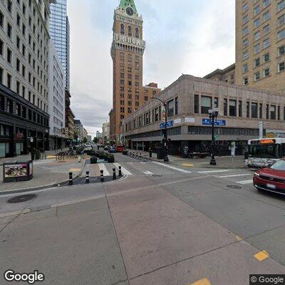 Bottle thrown cracks vehicle window at Broadway and 13th, Oakland CA ...