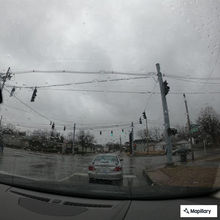 Woman points gun near Taylor Boulevard and Rodman street, Louisville KY ...