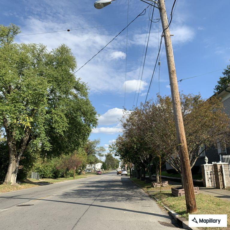 Traffic accident at 40th Street and Garland Avenue, Louisville KY ...