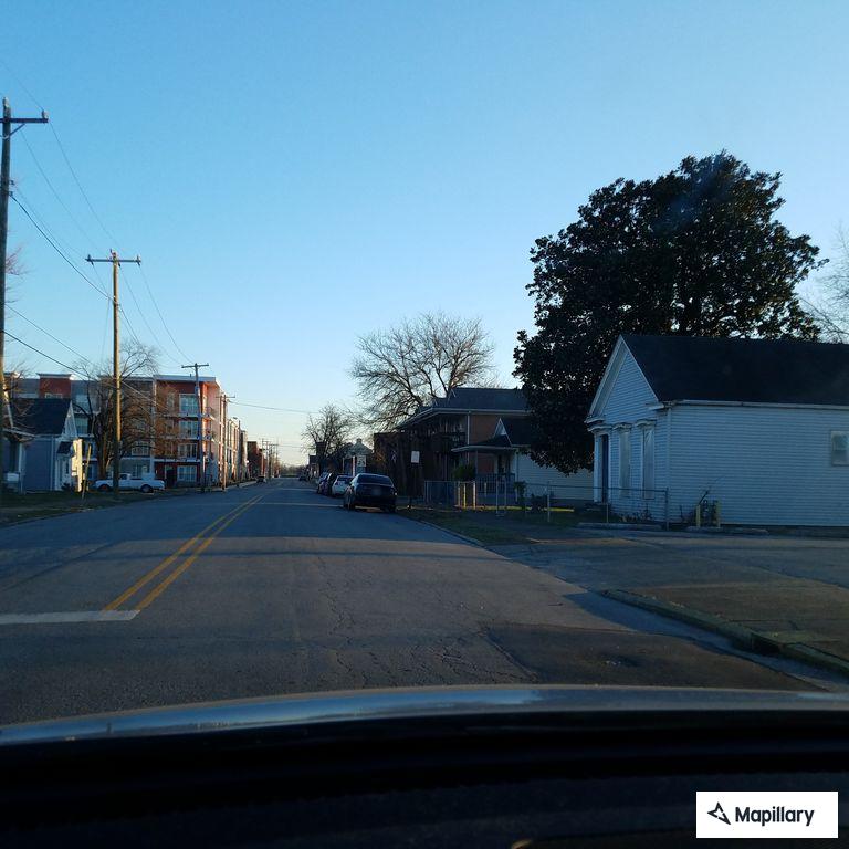 Minor traffic accident near Oak and 4th streets, New Albany IN | CrimeRadar