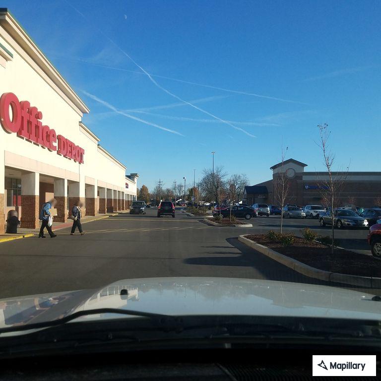 Vehicle hits disabled parking area near Nolley Plaza, New Albany IN ...