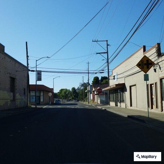 Officers pursue fleeing suspect near Wilson St, Santa Rosa CA | CrimeRadar