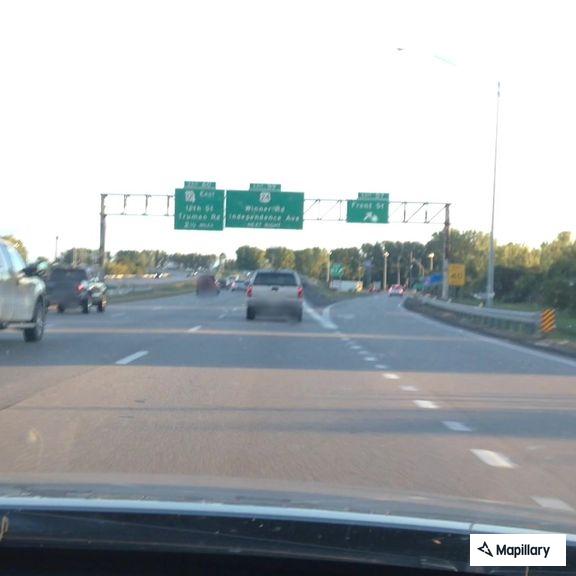Tire blowout scatters debris on I-435 in Kansas City, Kansas City MO ...