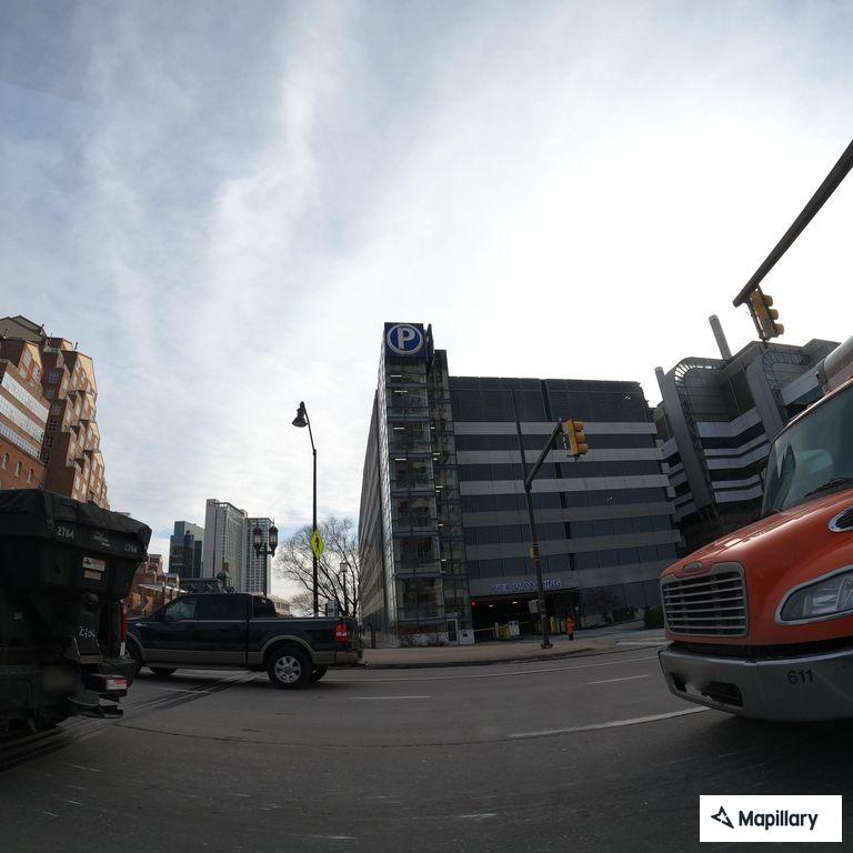 Traffic stop on East Pratt Street, Baltimore MD | CrimeRadar