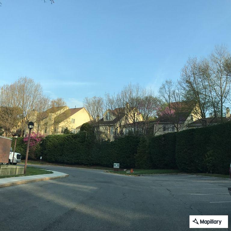 Medical units respond to man in distress near Cross Keys Rd, Baltimore ...