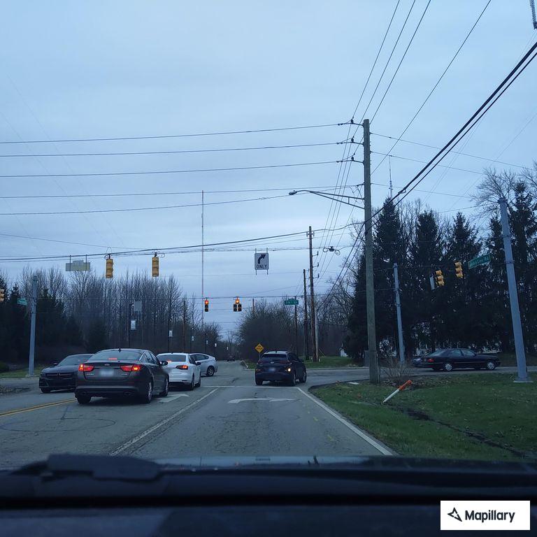 Traffic signal malfunction causes flashing red light, Indianapolis IN ...