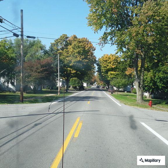 Camper parked on Miami Street blocking line of sight, Belle Center OH ...