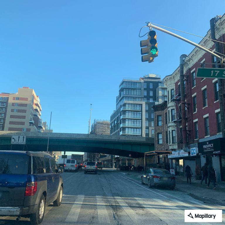 Aggressive individual confronts security at subway, Brooklyn NY ...