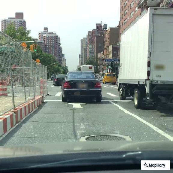 Manhole explosion causes smoke near East 34th St, New York NY | CrimeRadar