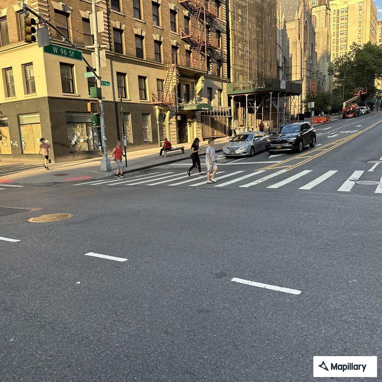 Black backpack reported on northbound subway platform, New York NY ...