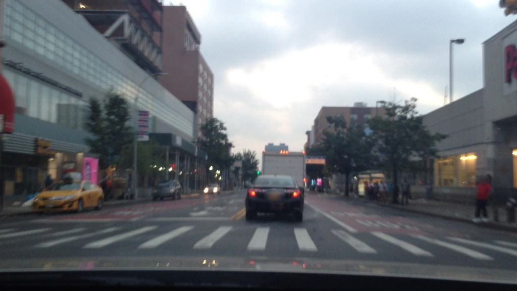 Physical fight with knife at 125th Street subway station, New York NY ...
