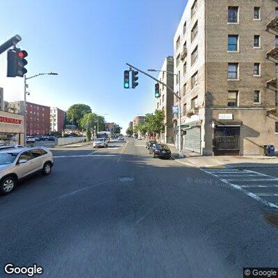 Female treated with narcan leaves scene and walks near south broadway, Yonkers NY | CrimeRadar