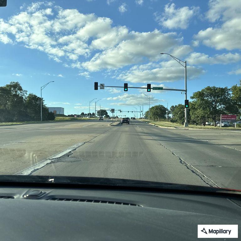 Reckless driver reported at 144th and Spring, Omaha NE | CrimeRadar