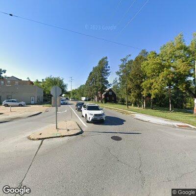 Homeless man disrupts traffic at Leavenworth St intersection, Omaha NE ...