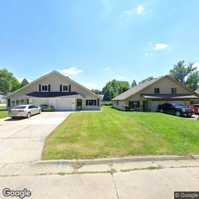 Man sitting outside crying and talking about suicide, Omaha NE | CrimeRadar