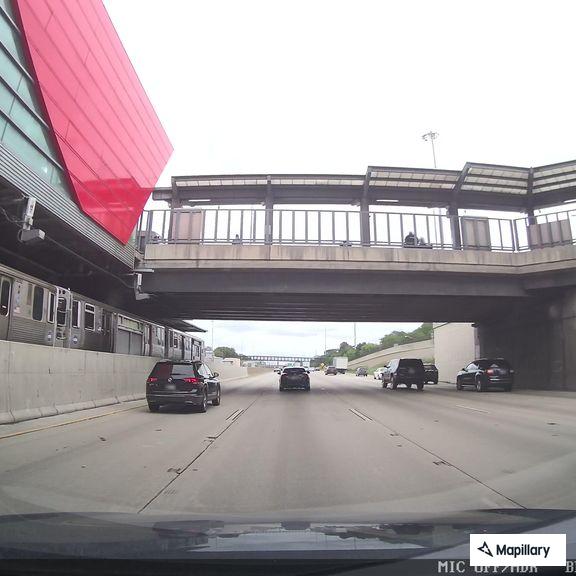 Trespass incident delays bus at 95th Red Line, Chicago IL | CrimeRadar