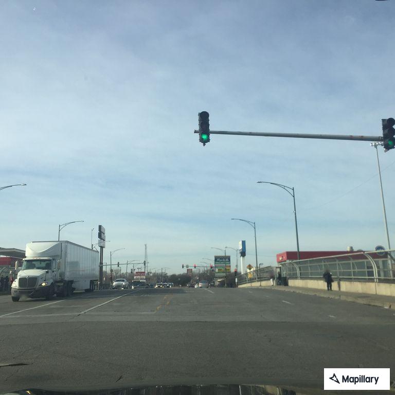 Fight after car accident near bp gas station, Chicago IL | CrimeRadar