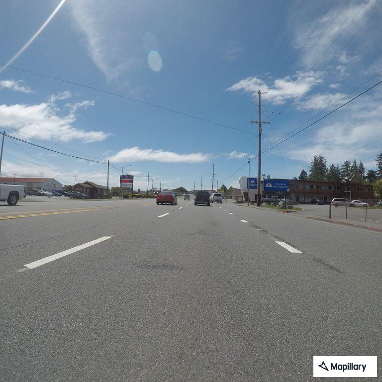 Two vehicle non-injury crash on Highway 101 near Home Depot, Crescent ...
