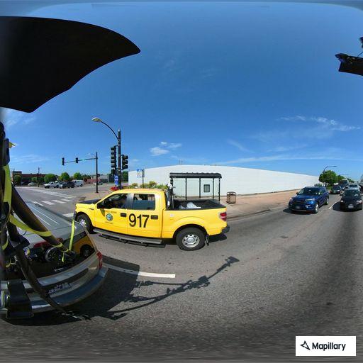 Individual reports hit-and-run accident at intersection, Chicago IL ...
