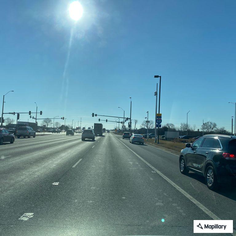 Multiple disabled vehicles block ramp on IL-83, sparking traffic chaos ...