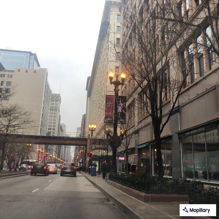 Police respond to disturbance at Chicago library, Chicago IL | CrimeRadar