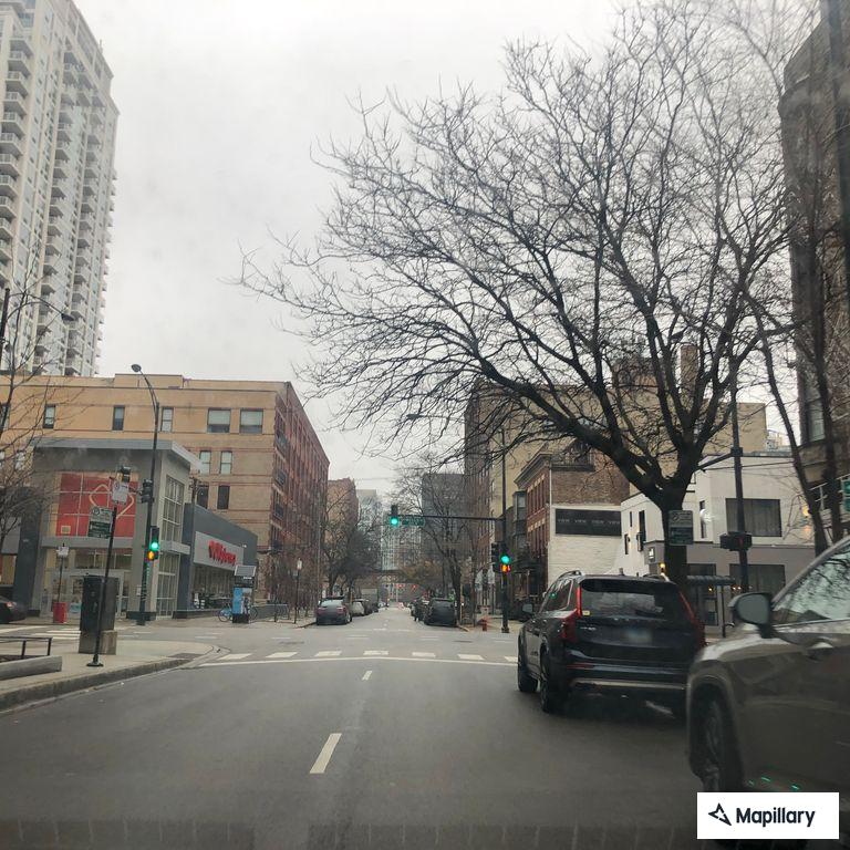 Woman stranded in vehicle near west huron street, Chicago IL | CrimeRadar