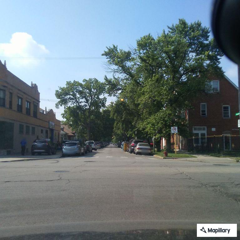 Shoplifting reported at Walgreens on Fullerton Ave, Chicago IL | CrimeRadar