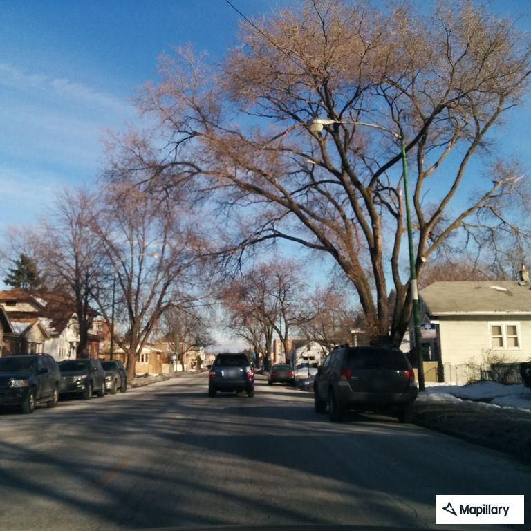High speed crash flips car near W Addison St, Chicago IL | CrimeRadar